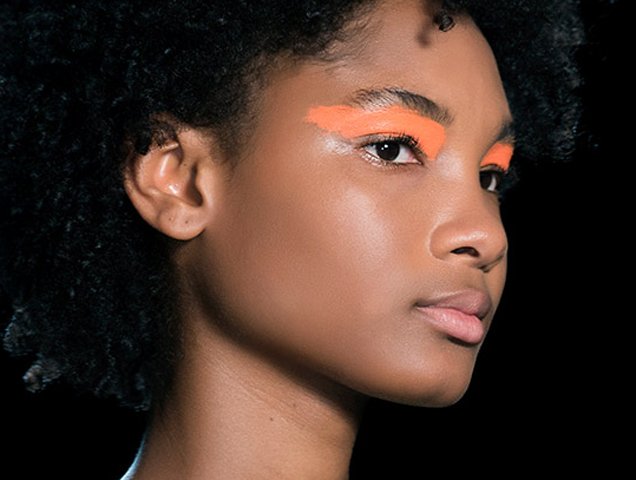 How To Brighten Eyes With Makeup Best Eye Makeup Tones For Different