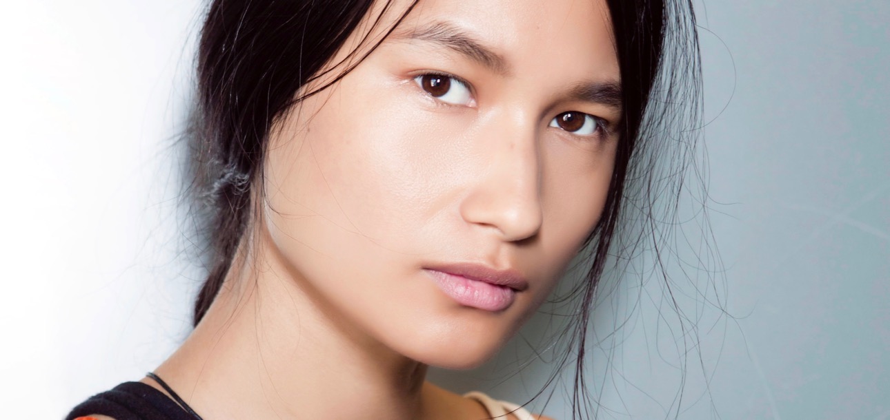 Undone Brows Are Key to the Perfect Summer Look - theFashionSpot