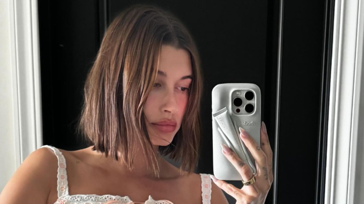 Hailey Bieber Flaunts Morning Glow After 5-Step Bedtime Skincare ...