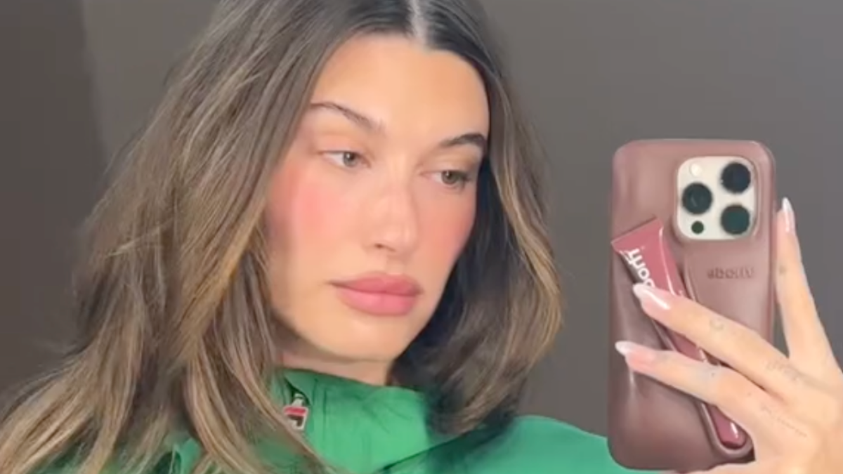 Hailey Bieber Drops Full Face 15-Step Makeup Tutorial on TikTok ...