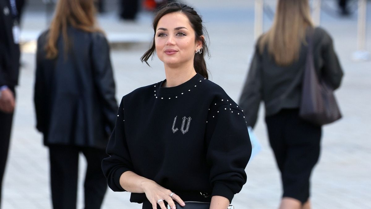 Ana De Armas & Miles Teller Spotted Outside LA Gym in Viral Photos ...