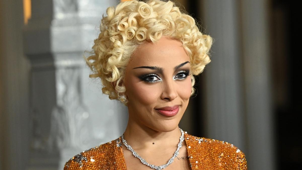 Doja Cat’s Dramatic Hair Change Grabs Attention at LACMA Gala ...