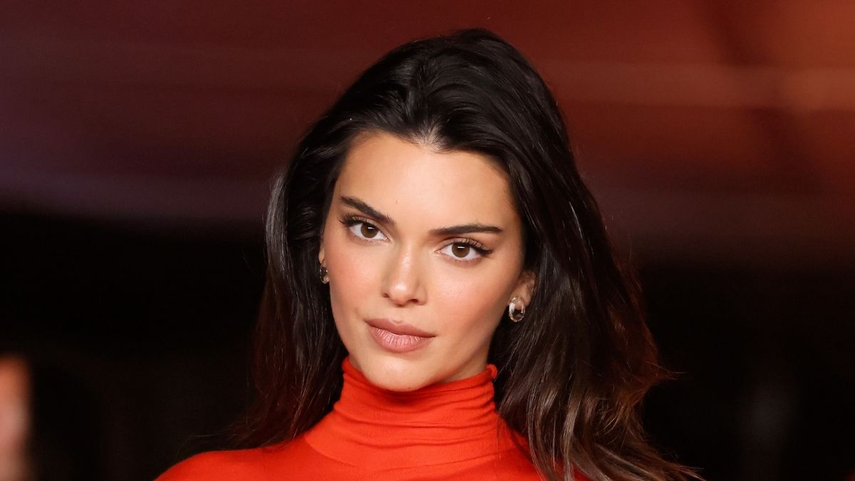 Photos: Kendall Jenner Is Serving 'Face Card' in Red Dress Look ...