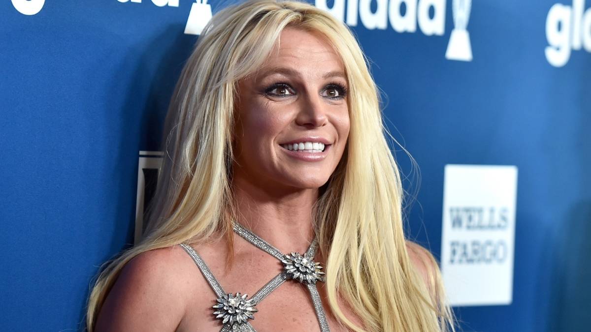 Video: Britney Spears Flaunts Dance Moves in Bold Bathing Suit ...