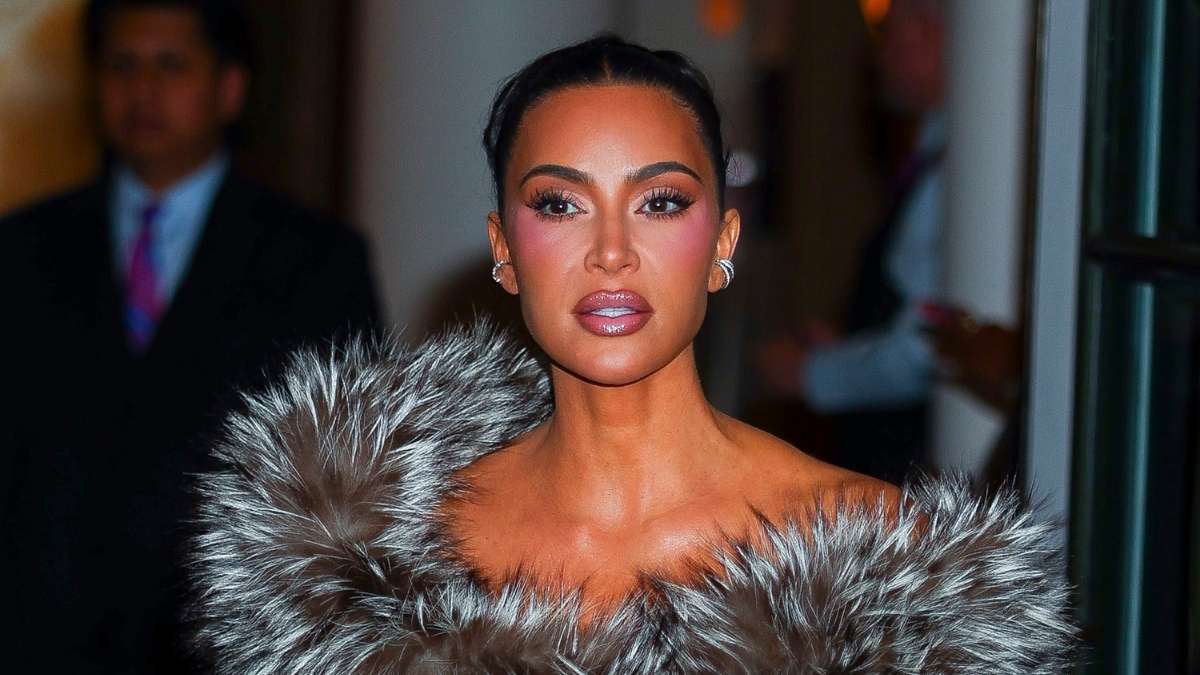 Kim Kardashian Is 'Ready for the Slopes' in North Face x SKIMS ...