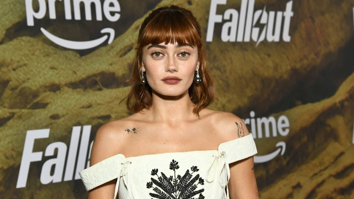 Ella Purnell Flaunts Her Tattoos in Dolce & Gabbana Minidress ...