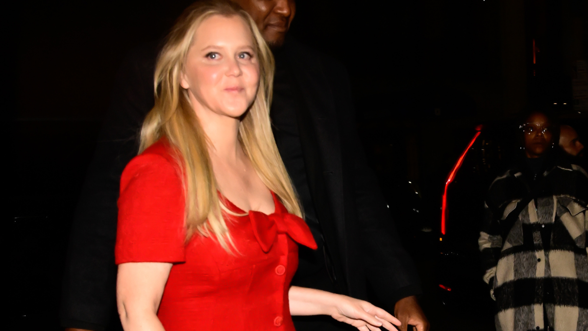Amy Schumer Flaunts Weight Loss in Lace Valentino Minidress ...