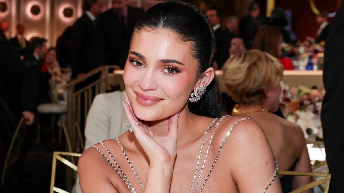 Supportive Kylie Jenner Shines In Golden Globes Photos Thefashionspot 6644