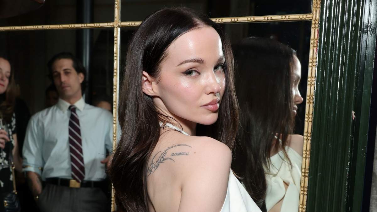 Dove Cameron’s Backless Dress in Photos Is a Risk That Fully Paid Off ...