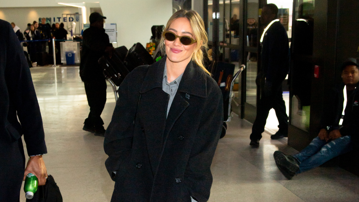 Hilary Duff's Strapless Minidress Comes With the Biggest Bow ...