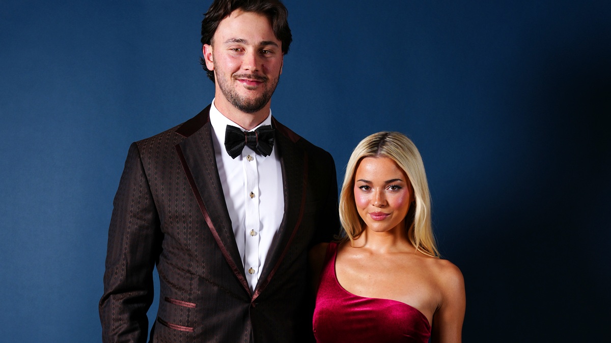 Livvy Dunne's Dress Has a Slit That Runs High for Awards Night ...