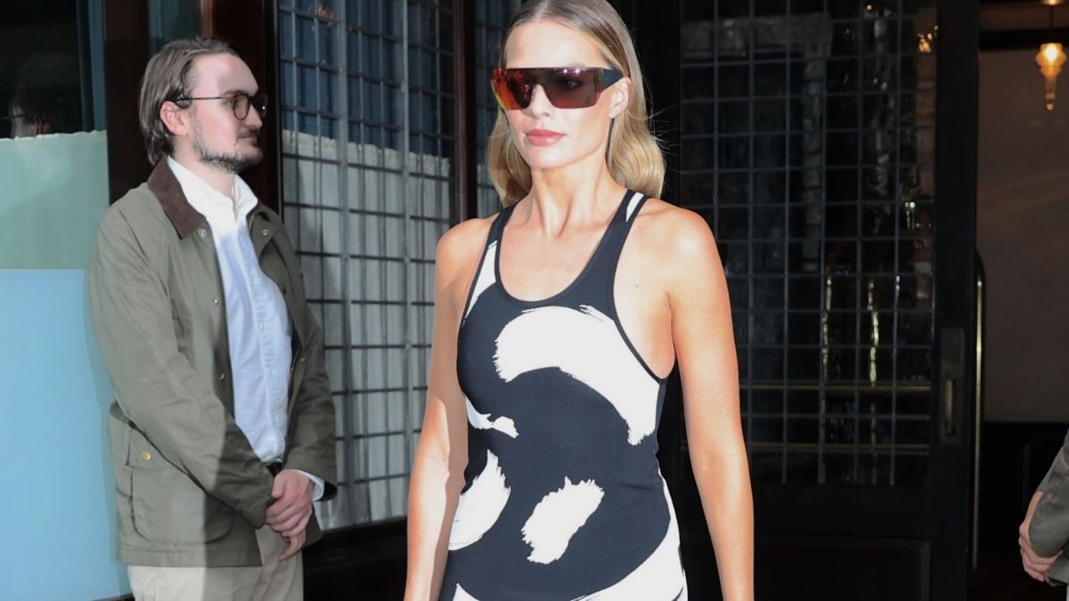 Margot Robbie's Tiny Roberto Cavalli Minidress Is Giving 'Wuthering ...