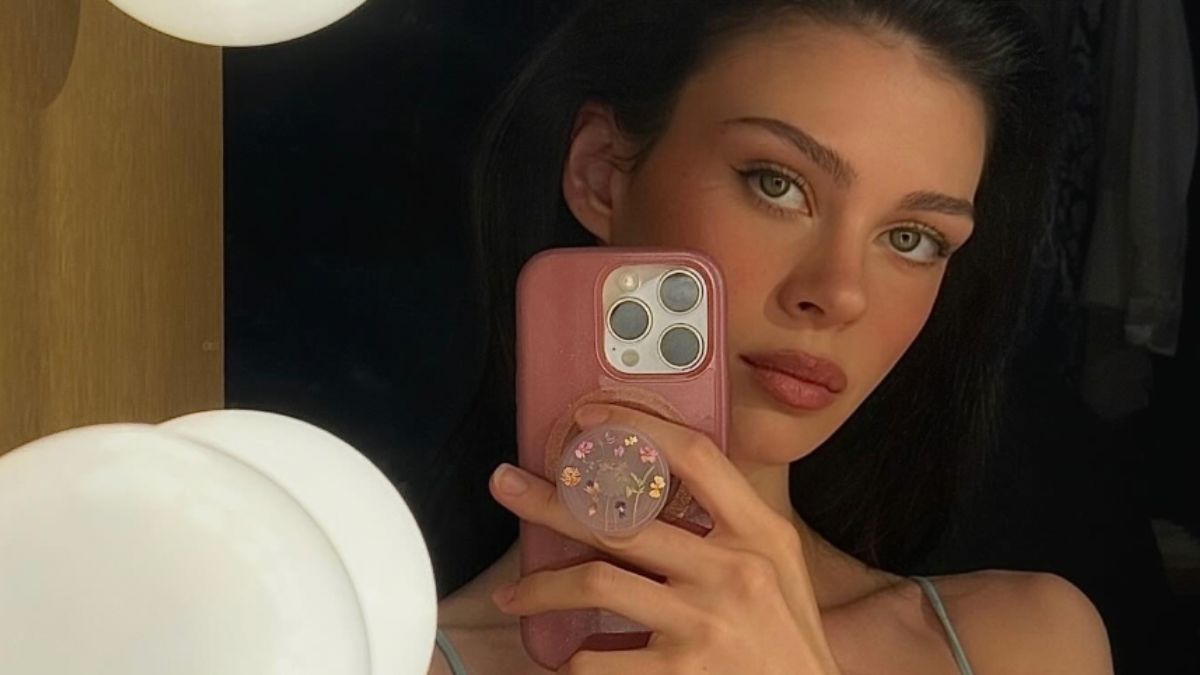 Nicola Peltz Beckham’s Bold Blue Lingerie Selfie Turns Heads ...
