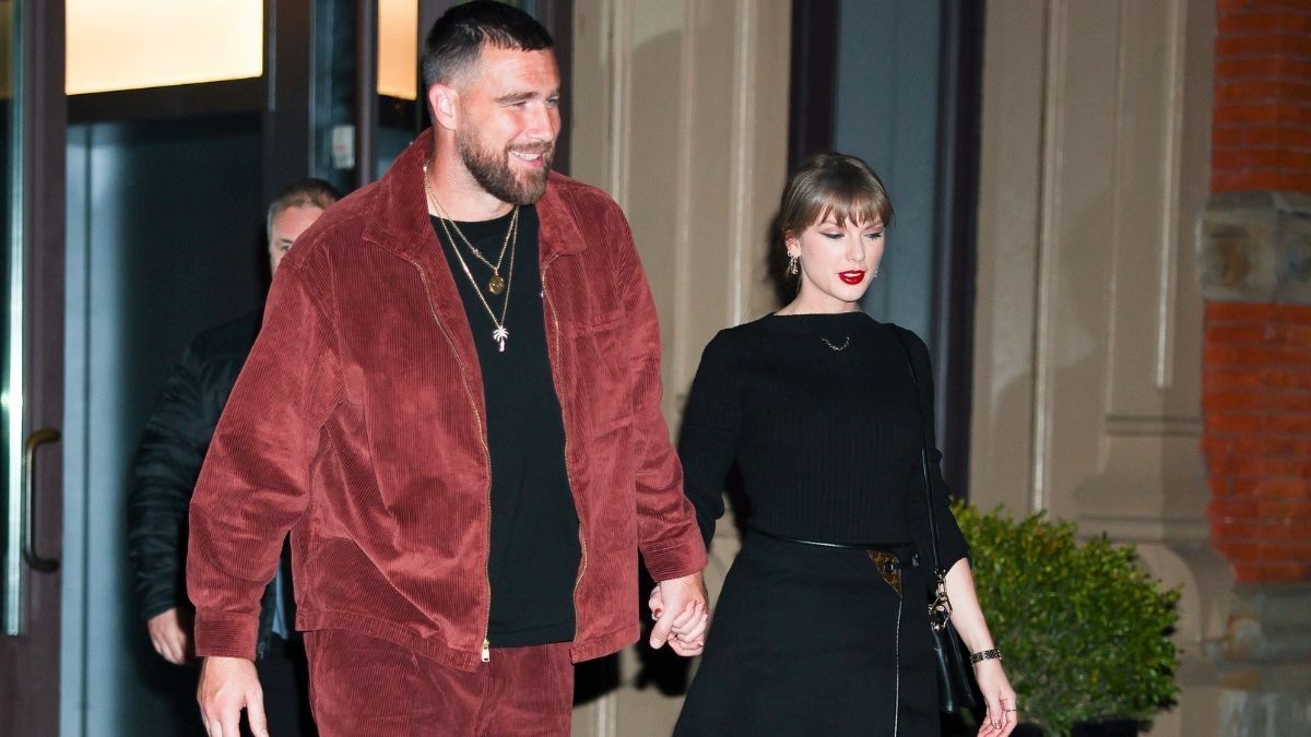 Taylor Swift's Tiny Miniskirt Is Even Shorter Than Her Blazer ...
