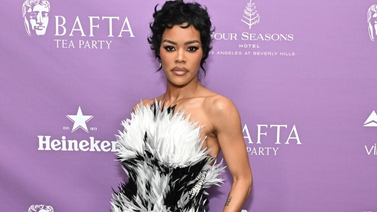 Teyana Taylor’s Strapless Do Long Dress Takes Feathers to Another Level ...