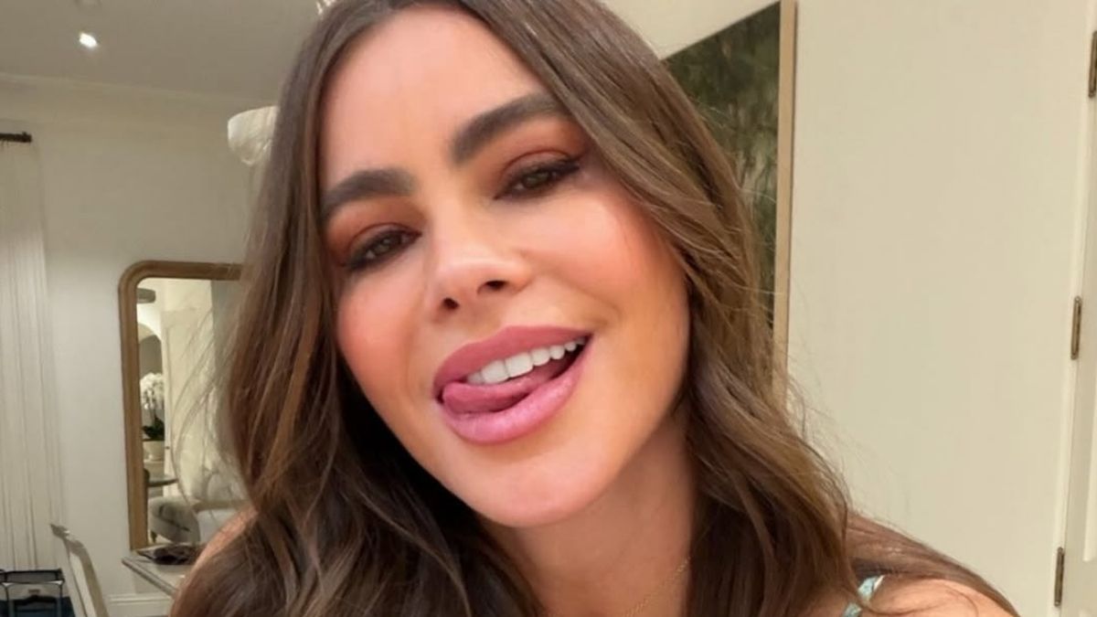 Sofia Vergara Posing in White Bikini Is a New Year's Gift - theFashionSpot