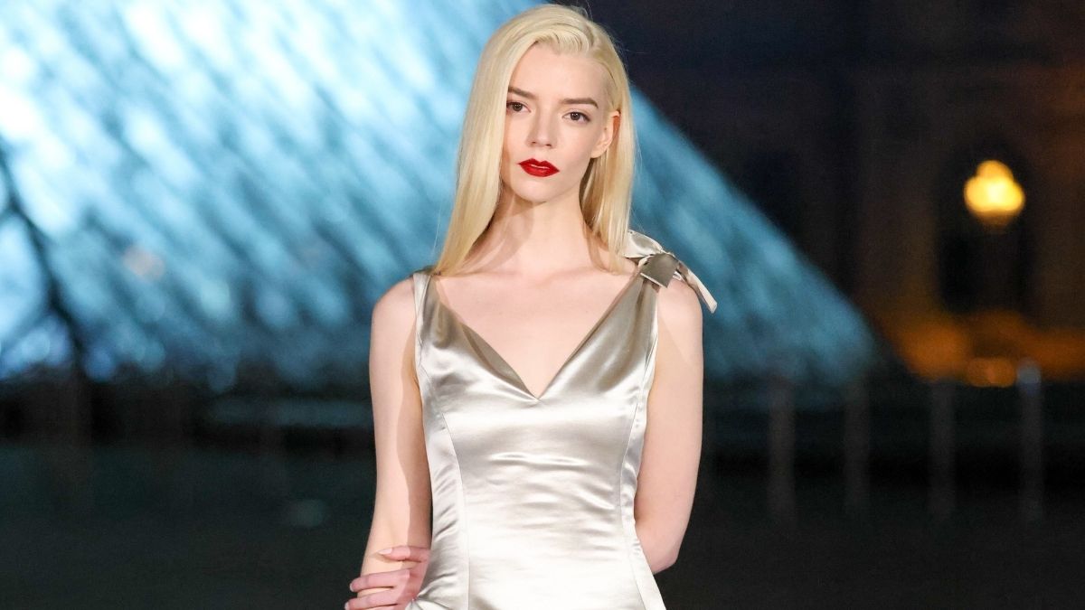 Anya Taylor-Joy's Dior Dress at the Louvre Stops You in Your Tracks ...