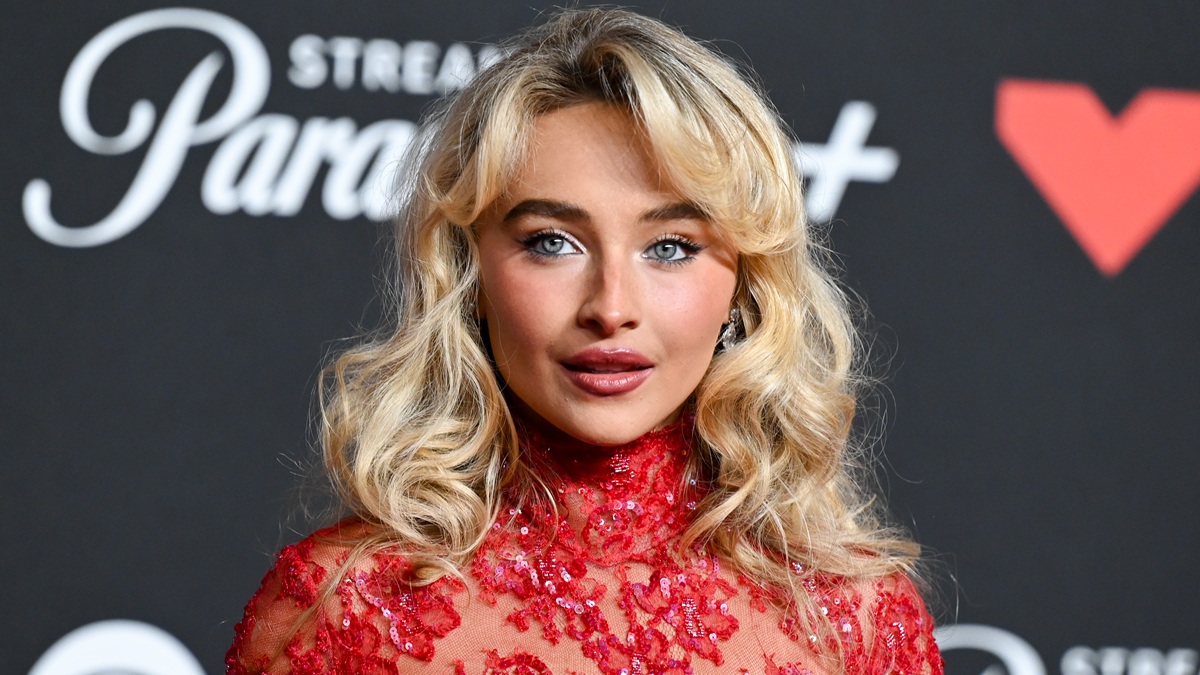 Sabrina Carpenter Previews Star-Studded Car Ride for 'House Tour' MV ...