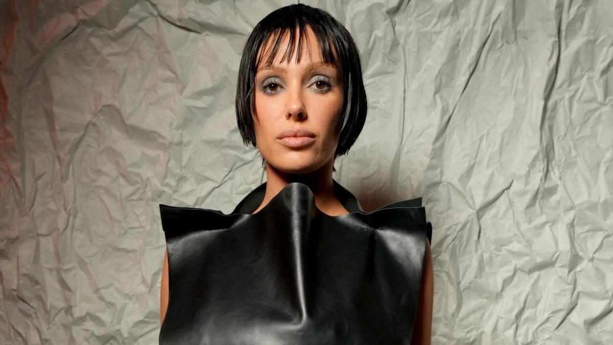 Bianca Censori’s Micro Shorts Get a Luxe Upgrade With Chanel Jacket ...