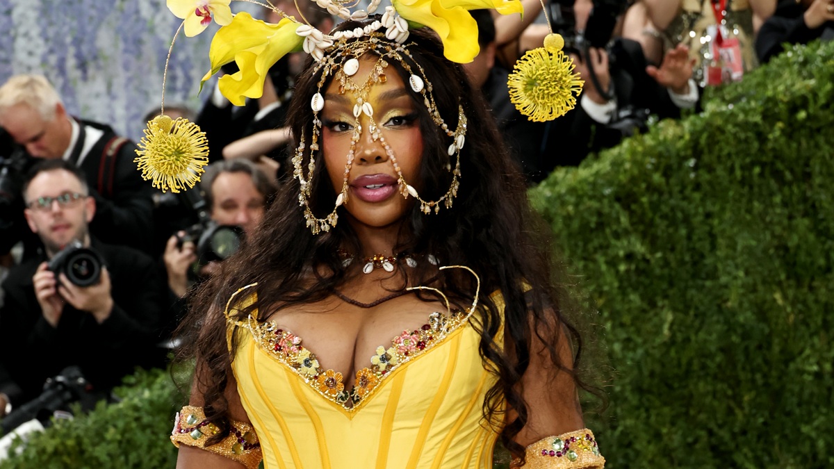 SZA Brings Back Beyonce's Plunging Jean Paul Gaultier Dress ...