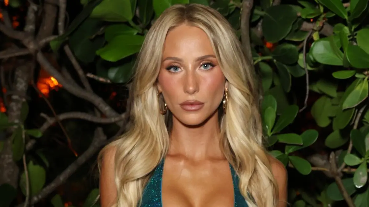 Alix Earle's Fully See-Through Plunging GCDS Dress Has an Ultra-High ...