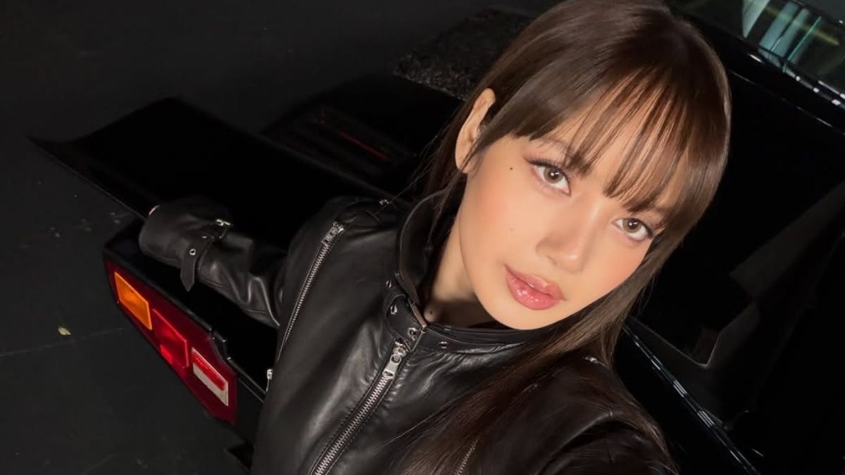 Blackpink’s Lisa Covers Her Body With Just a Stole & Nothing Else ...