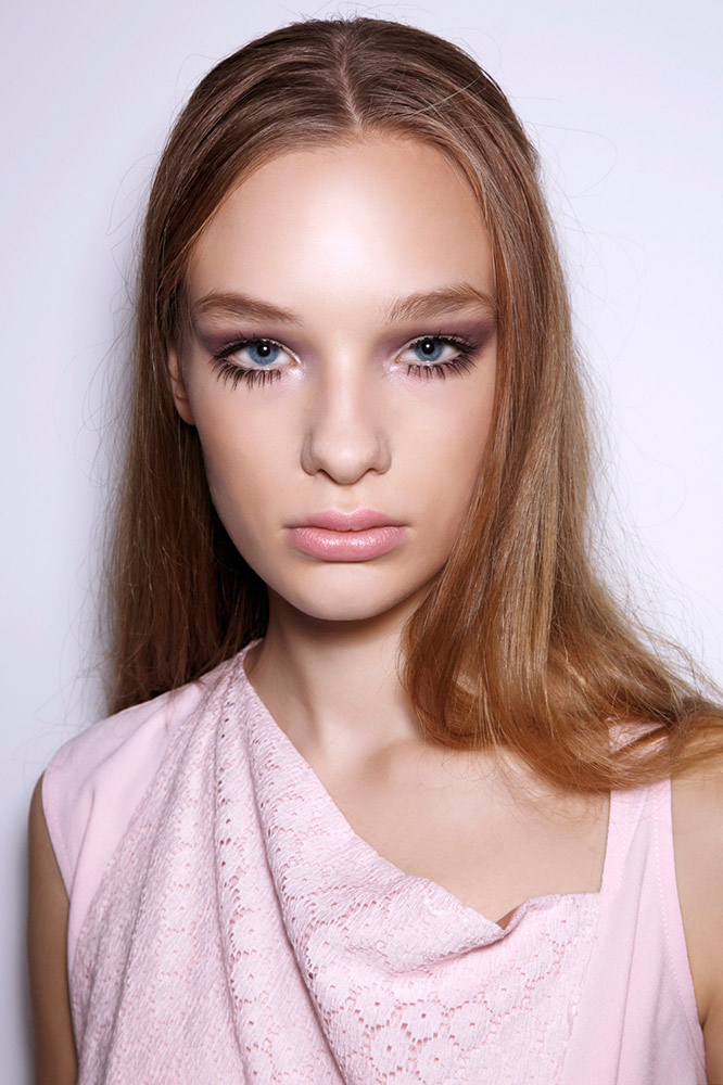 Hair Parting Ideas: 21 Easy Ways to Switch Up Your Part - theFashionSpot