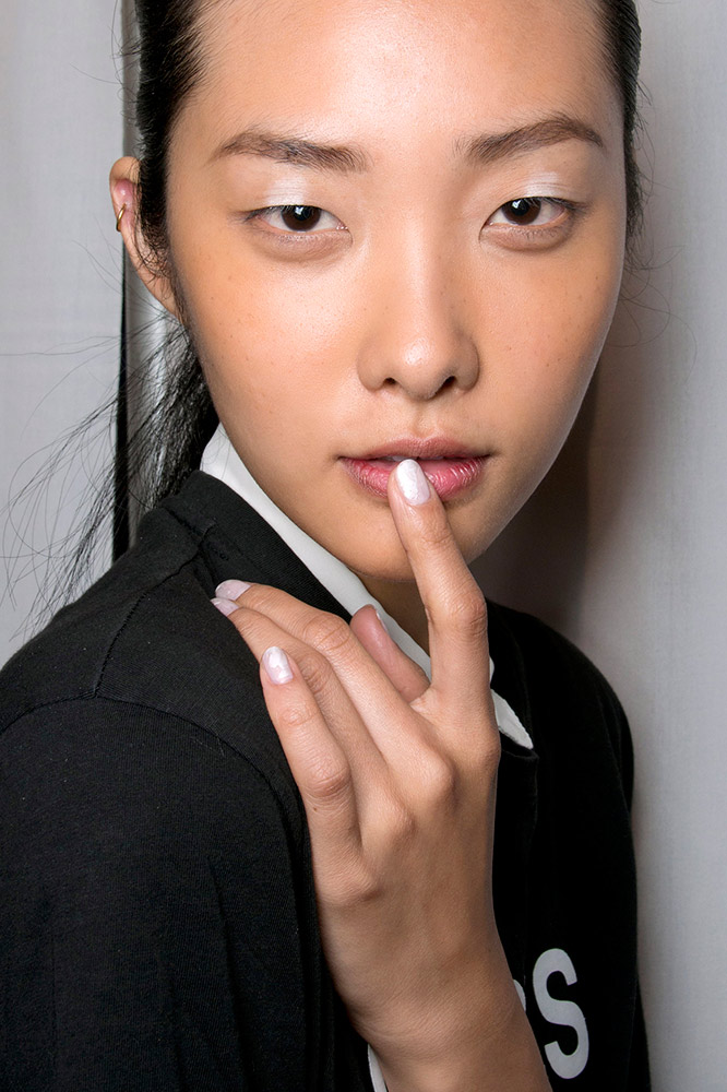 18 Ways to Wear White Eye Makeup - theFashionSpot