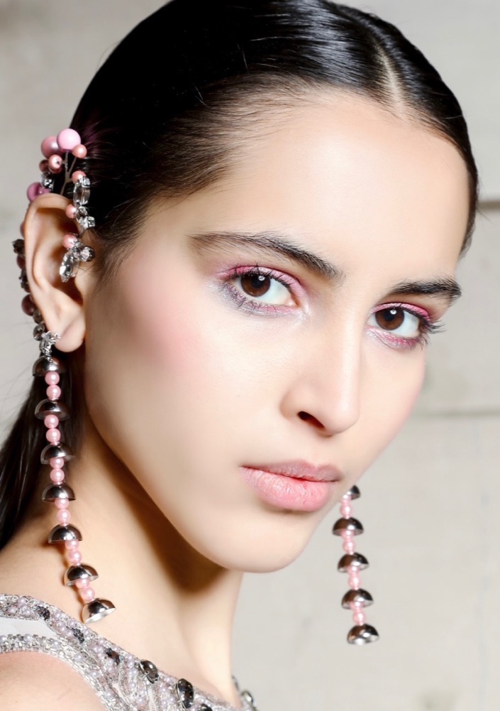 Applying Blush the Right Way Really Matters - theFashionSpot