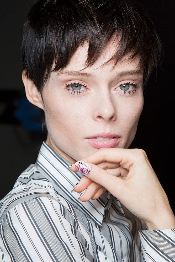 7 Bold Makeup Trends From the Spring 2018 Runways - theFashionSpot