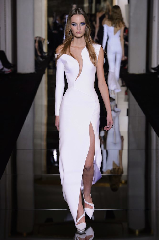 Atelier Versace Spring 2015 Runway - theFashionSpot