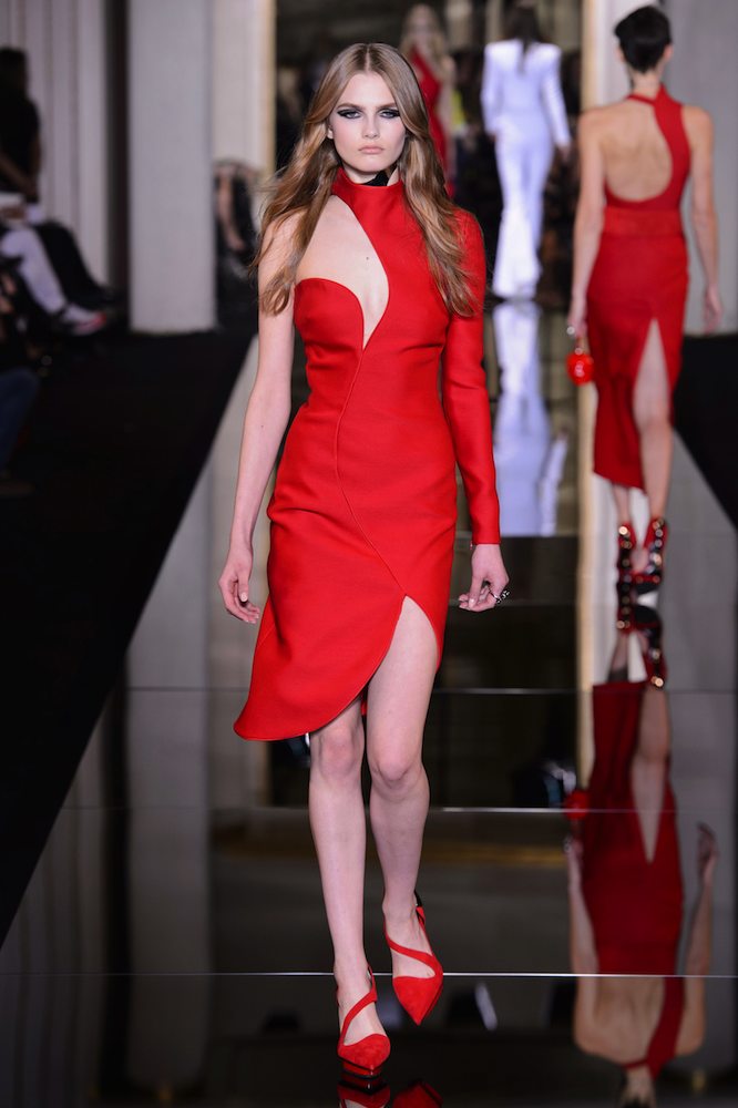 Atelier Versace Spring 2015 Runway - theFashionSpot