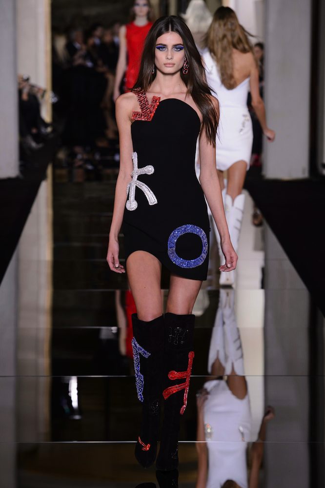 Atelier Versace Spring 2015 Runway - theFashionSpot