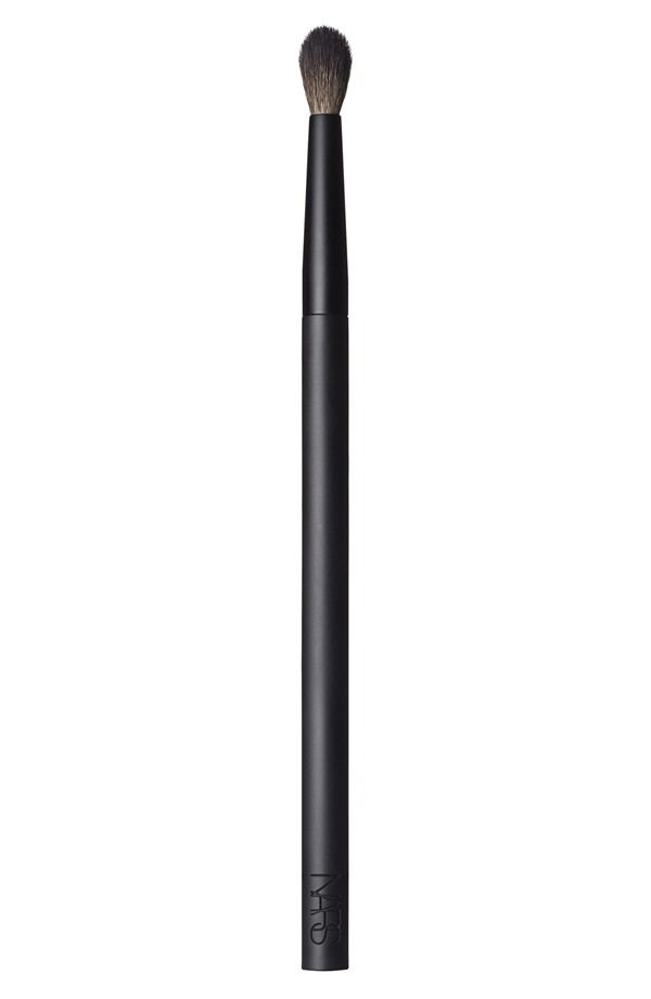 How to Use Makeup Brushes - theFashionSpot