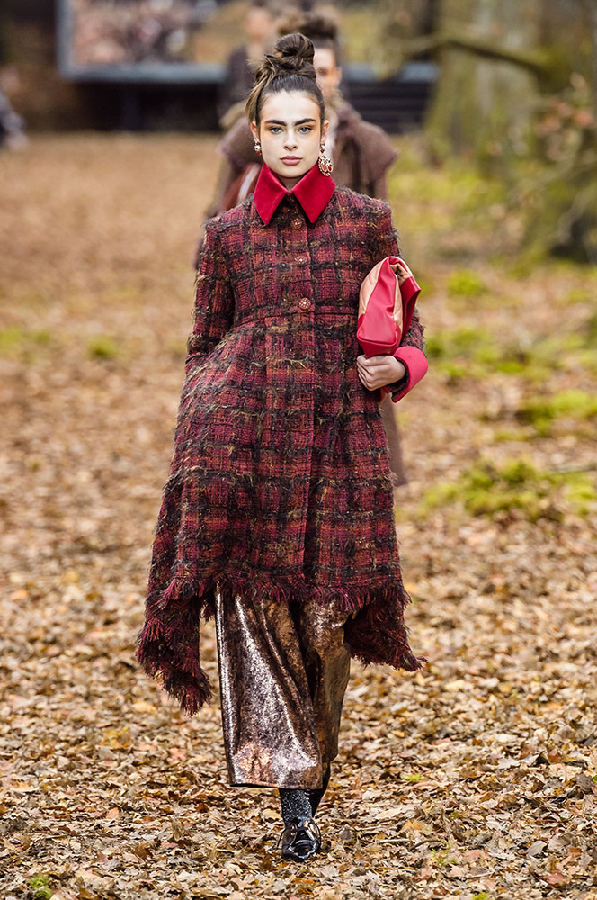 Chanel Fall 2018 Runway - theFashionSpot