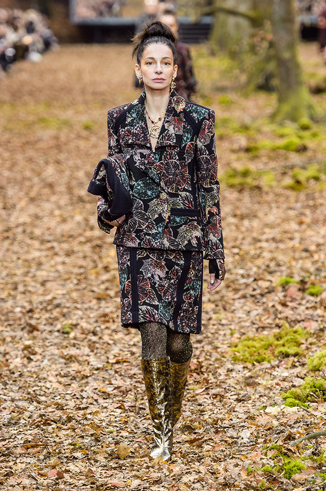 Chanel Fall 2018 Runway - theFashionSpot