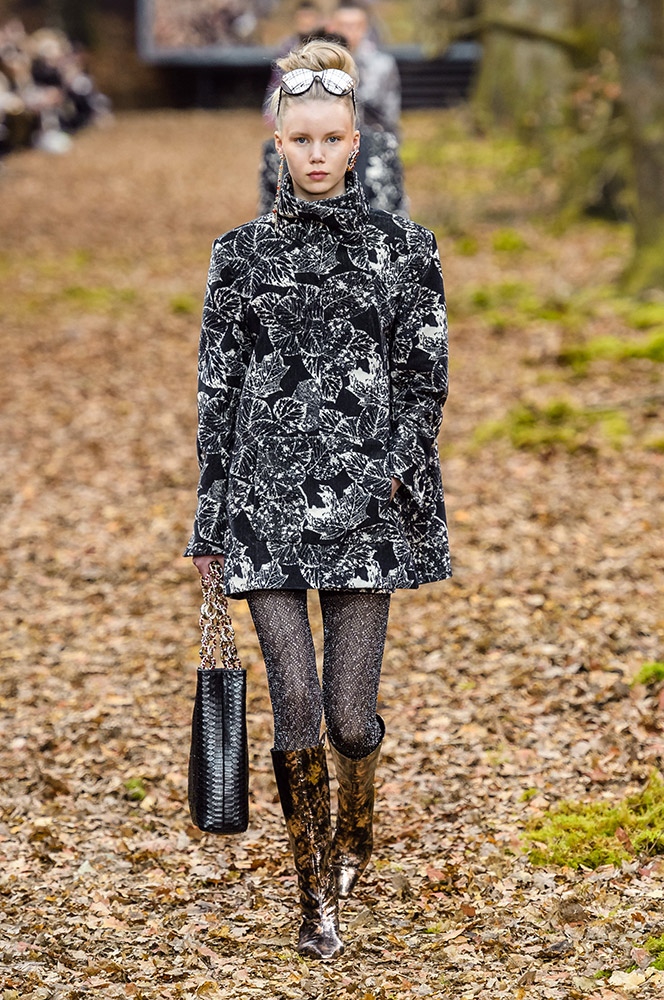 Chanel Fall 2018 Runway - theFashionSpot