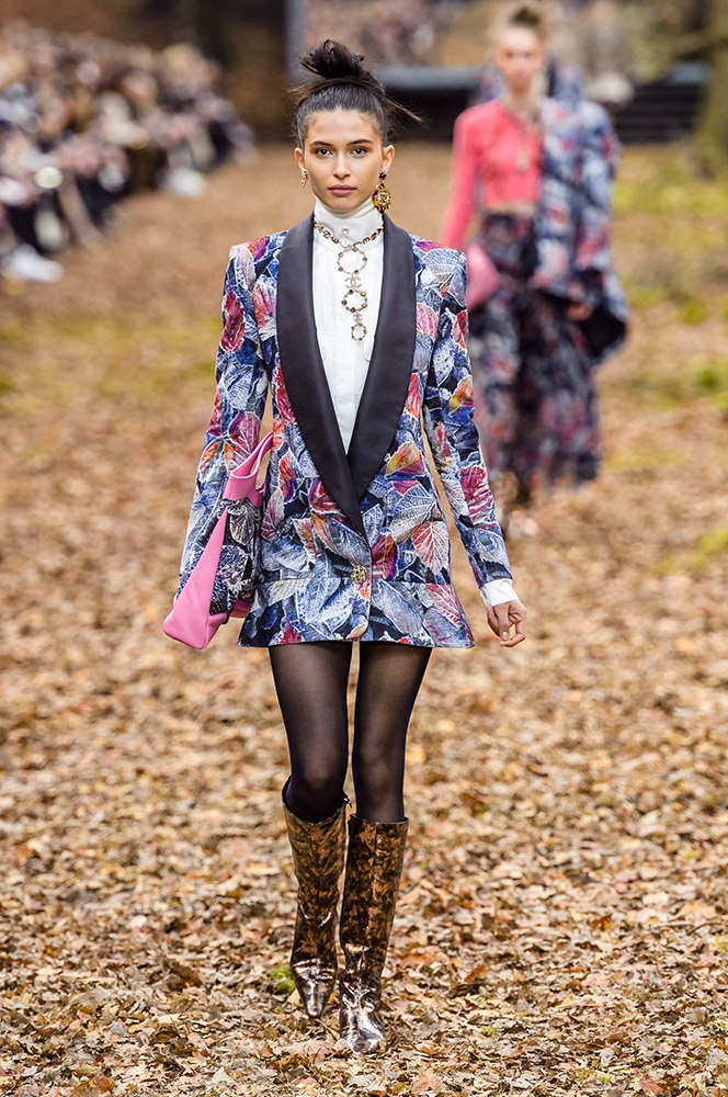 Chanel Fall 2018 Runway - theFashionSpot