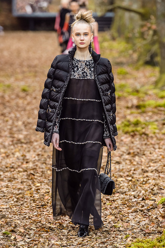 Chanel Fall 2018 Runway - theFashionSpot