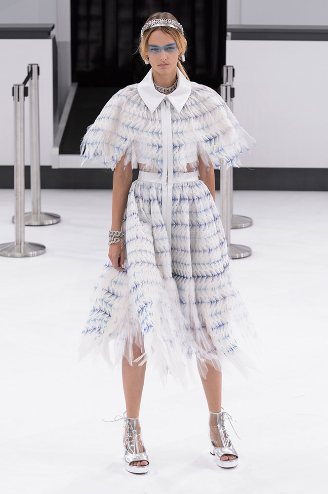 Chanel Spring 2016 Runway - theFashionSpot
