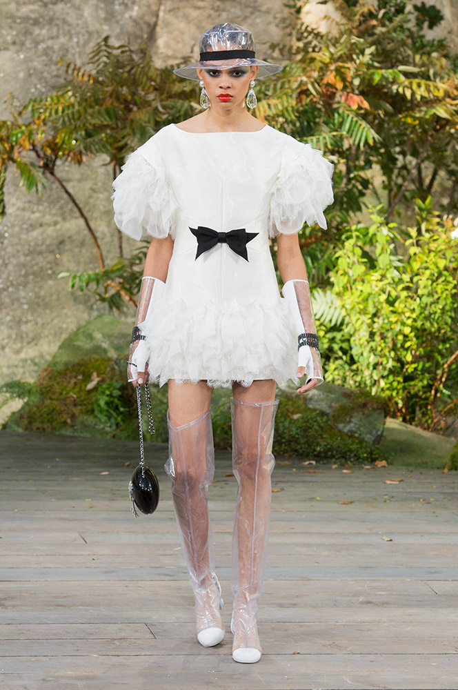 Chanel Spring 2018: Waterfalls on the Runway and Rain-Proof Accessories ...