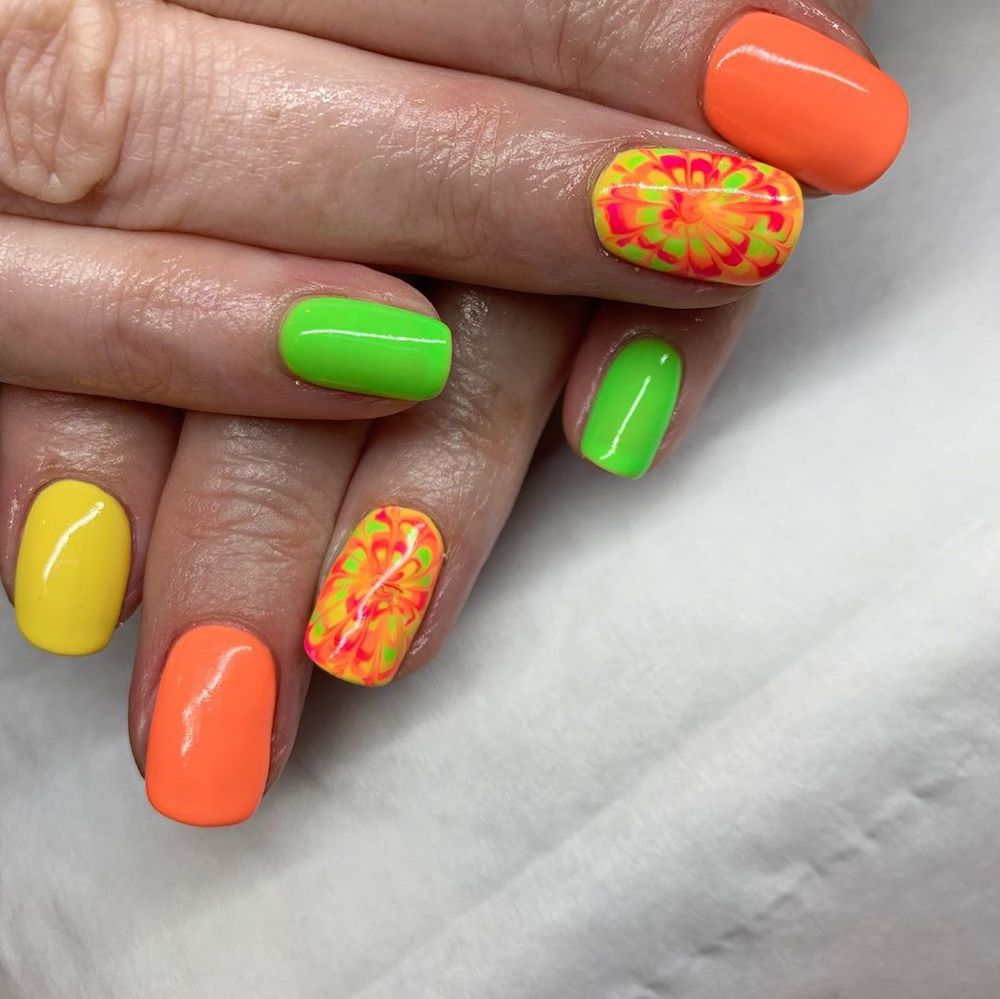 Neon Nails Are Summer's Brightest Trend - theFashionSpot