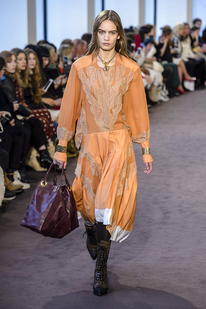 Chloé Fall 2018 Runway - theFashionSpot