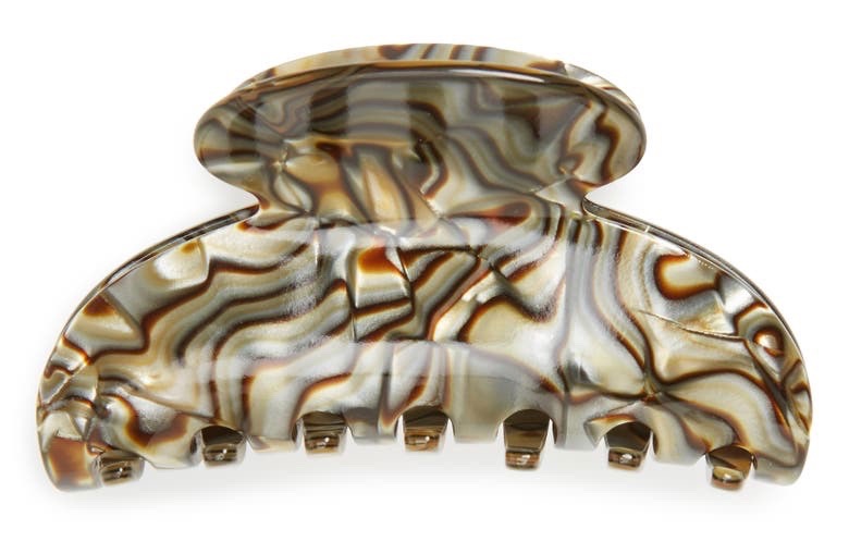 Claw Clips Are Still Going Strong - theFashionSpot