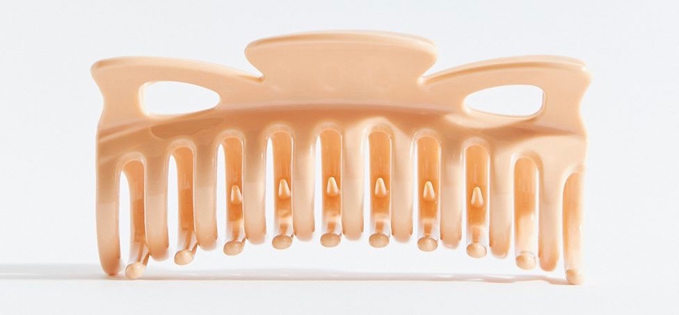 Claw Clips Are Still Going Strong - theFashionSpot