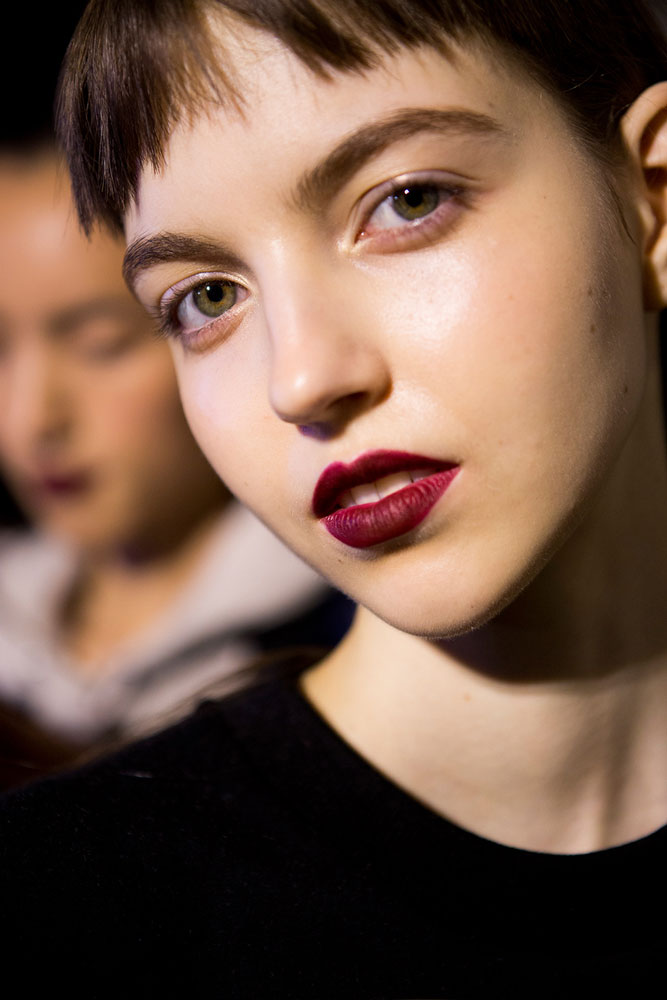 How to Wear Dark Lipstick Like a Pro -theFashionSpot