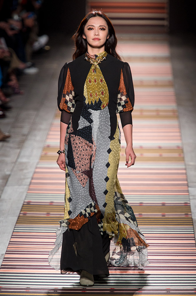 Etro Fall 2018 Runway - theFashionSpot