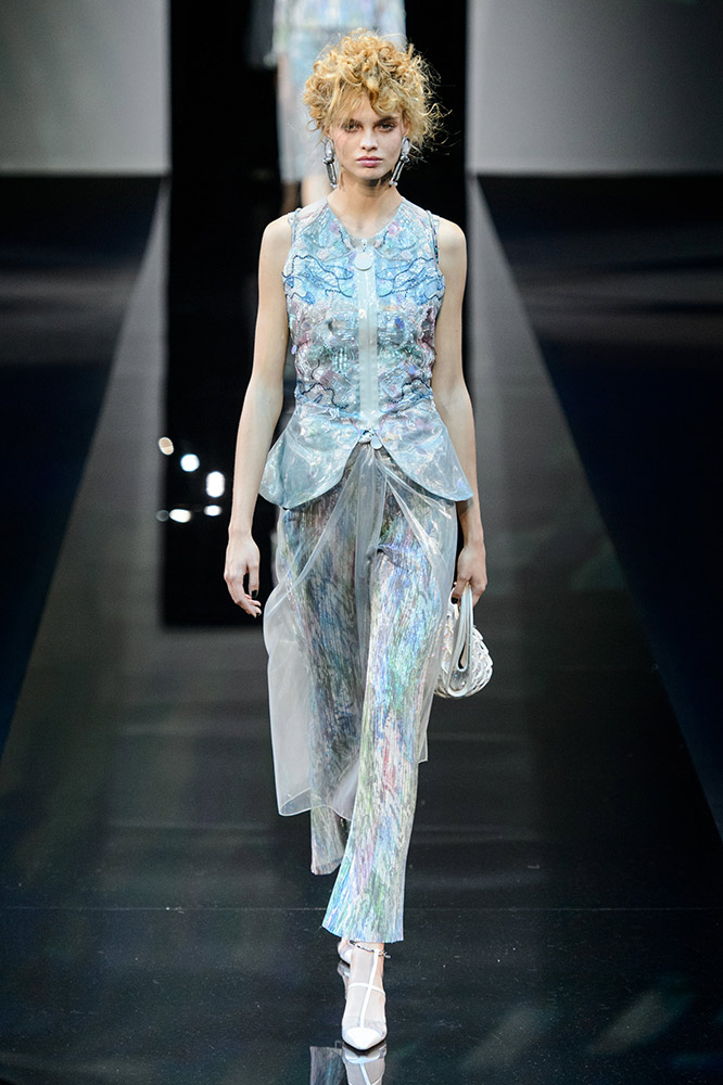 Giorgio Armani Spring 2019 Runway - theFashionSpot