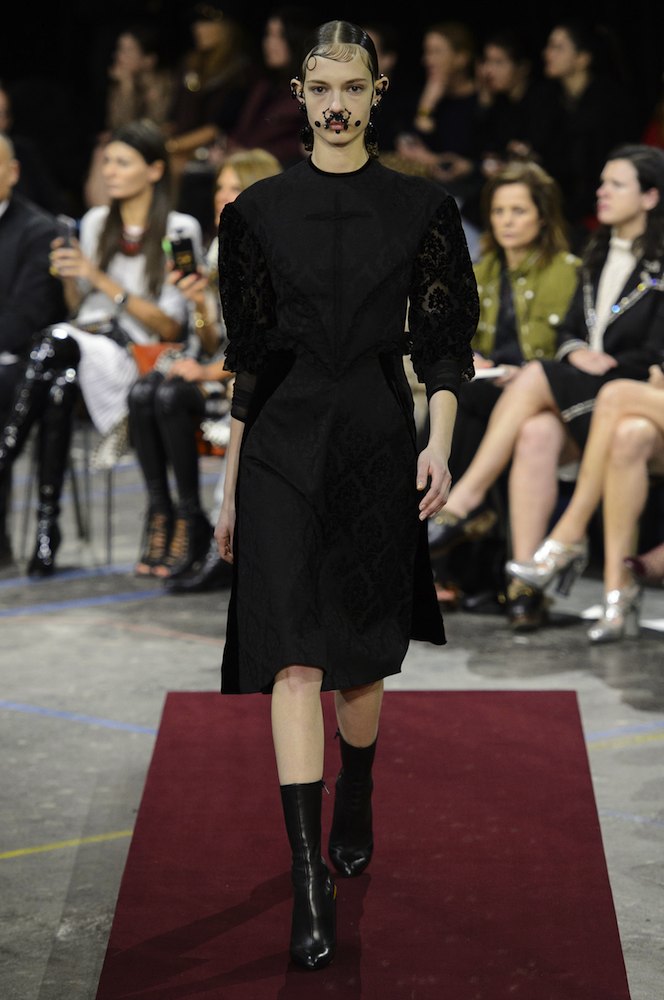 Givenchy Fall 2015 Runway - theFashionSpot
