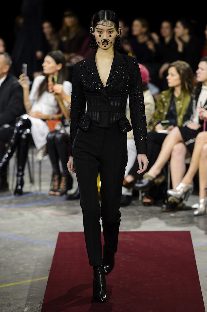 Givenchy Fall 2015 Runway - theFashionSpot